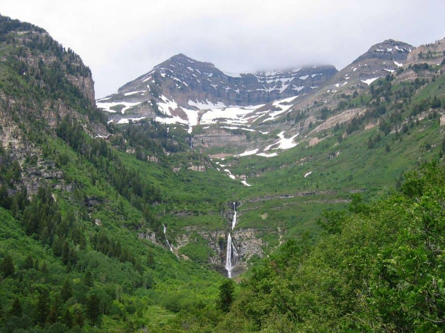 15 Refreshing Waterfall Hikes in Utah - Territory Supply