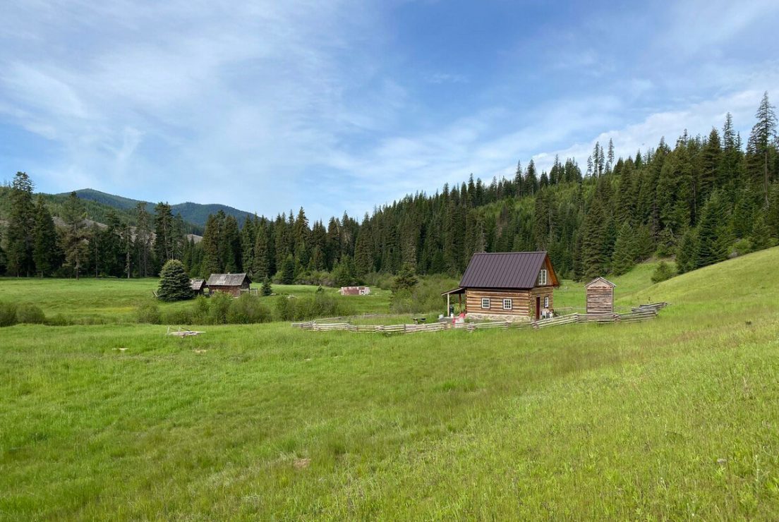 18 Beautifully Remote Cabin Rentals in the U.S. - Territory Supply