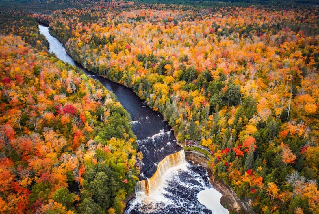 7 Spectacular Places to See Fall Colors in Minnesota