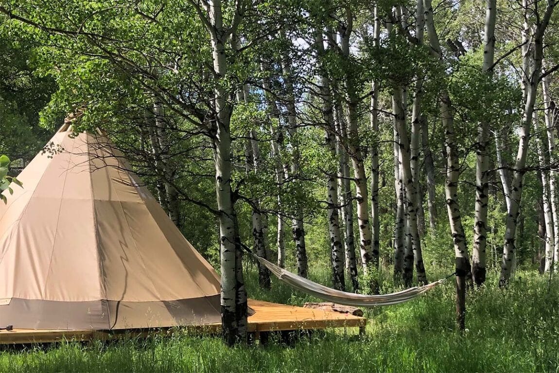 9 Epic Glamping Sites Near Yellowstone National Park - Territory Supply