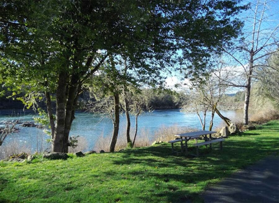 11 Refreshing Swimming Holes in Oregon - Territory Supply